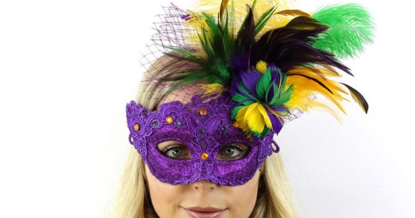 Ventian mask with feahter